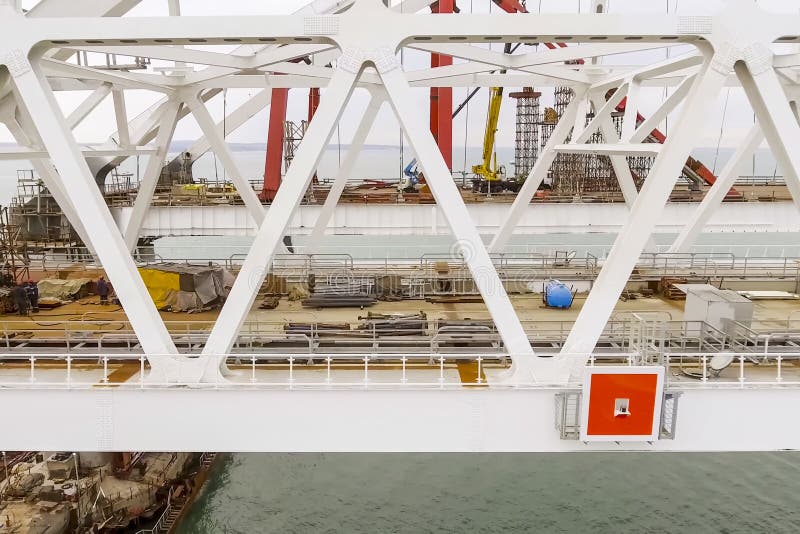 Construction of the Bridge. Engineering Facilities for the Construction ...