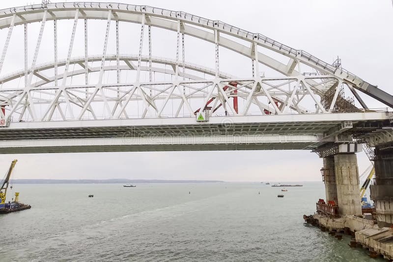 Construction of the Bridge. Engineering Facilities for the Construction ...