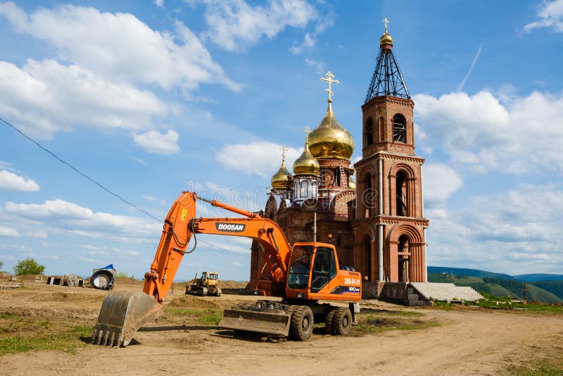 Construction of church editorial image. Image of equipment - 55029495