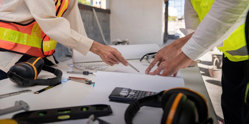 Construction Concept of Engineer or Architect Meeting for Project ...