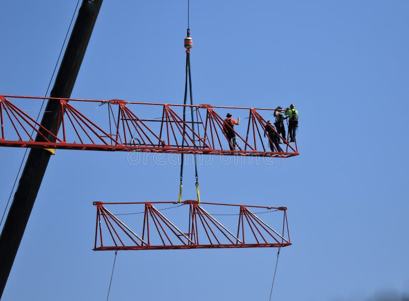 Construction of crane editorial photography. Image of workers - 101872222