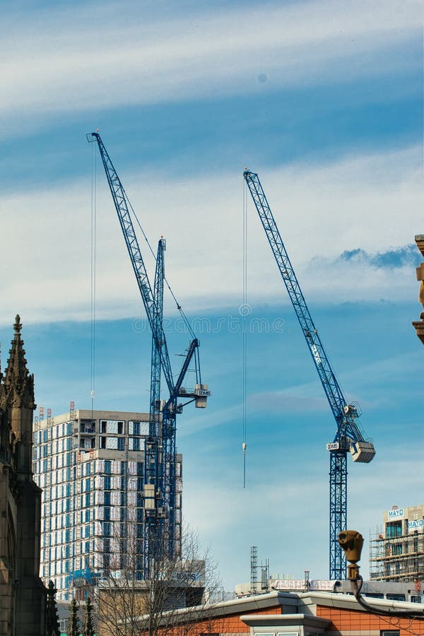 Construction Cranes Building Under Manchester Uk Stock Photos - Free ...
