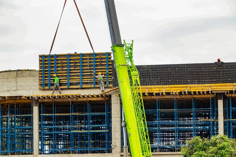 Construction Cranes and the Construction of the Multi-storey Building ...