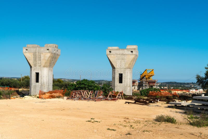 Construction De Pont En Autoroute Ou En Autostrada Image stock - Image ...