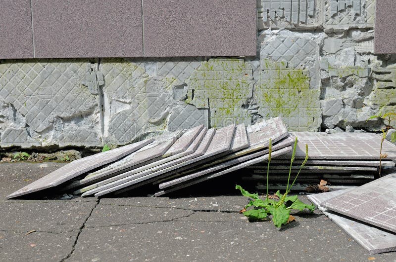 Construction Defect: Tiles Has Fallen from a Wall Stock Photo - Image ...