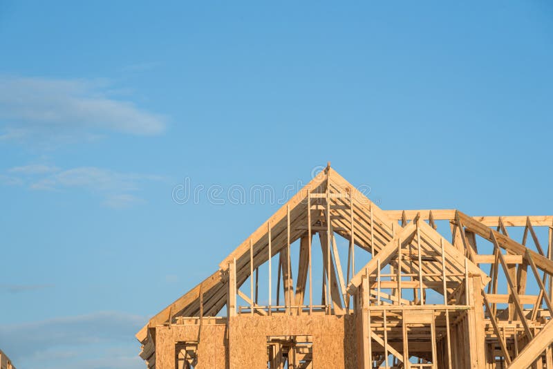 Construction En Bois En Gros Plan De Maison De Toit De Pignon Image ...
