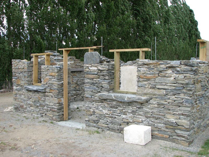 Construction en pierre image stock. Image du drystone - 8275823