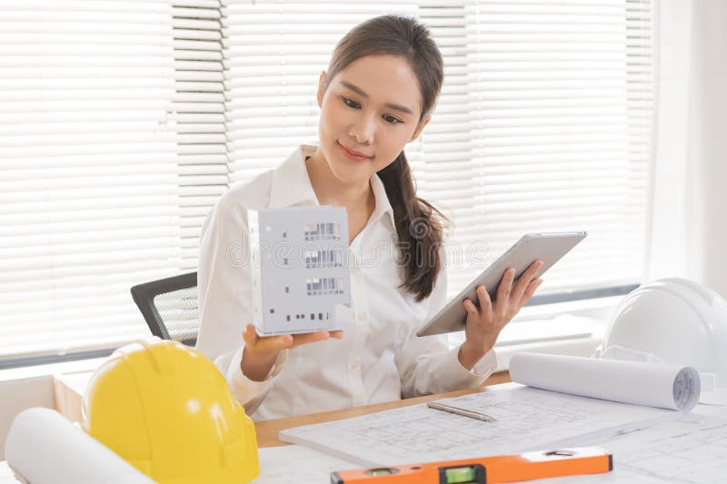 Construction of Engineer, Smile Architect Businesswoman, Woman Making ...