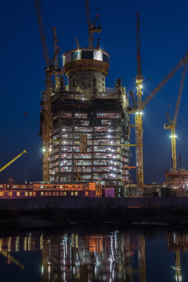 Construction of a High-rise Building with a Central Column on the Bay ...