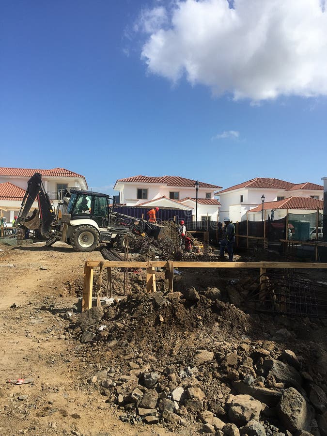 Construction of a house editorial image. Image of lift - 185945015