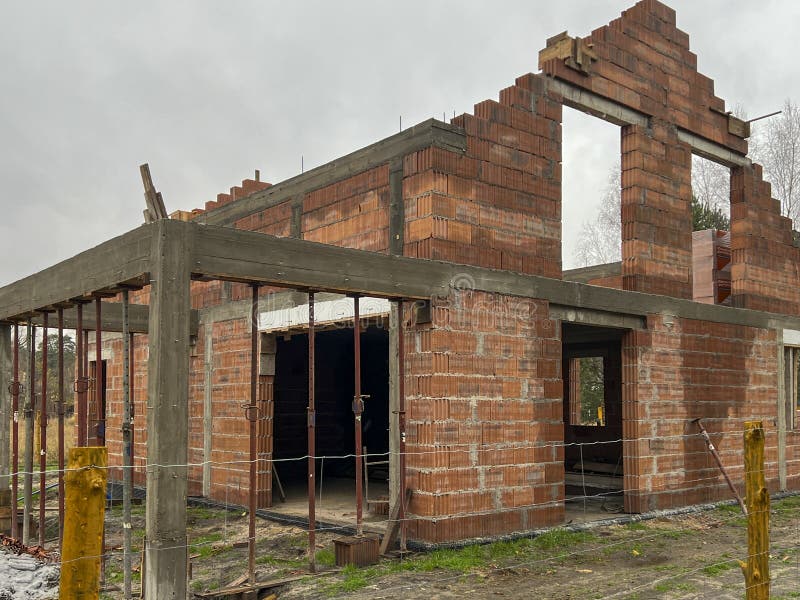 Construction of a House Using Slotted Brick Technology in Autumn and ...