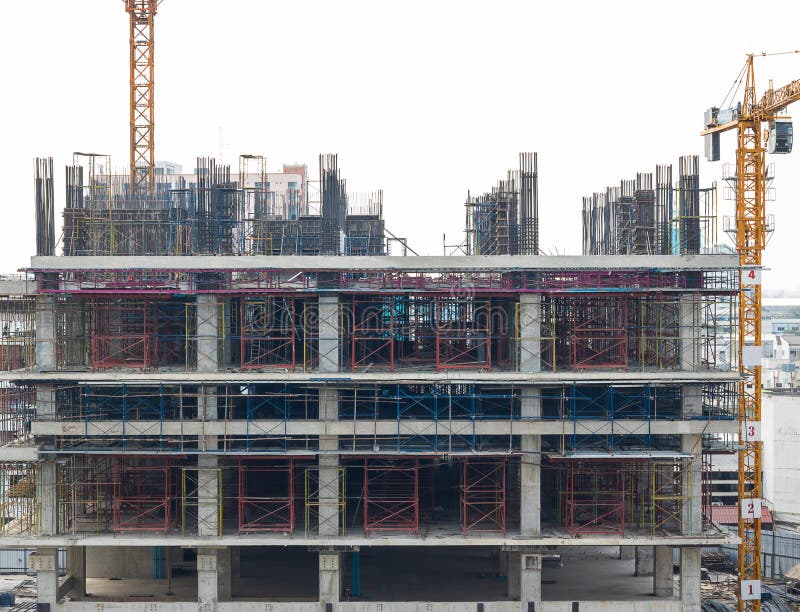 Construction of Large and Tall Buildings Using Crane Lifts, Steel and ...