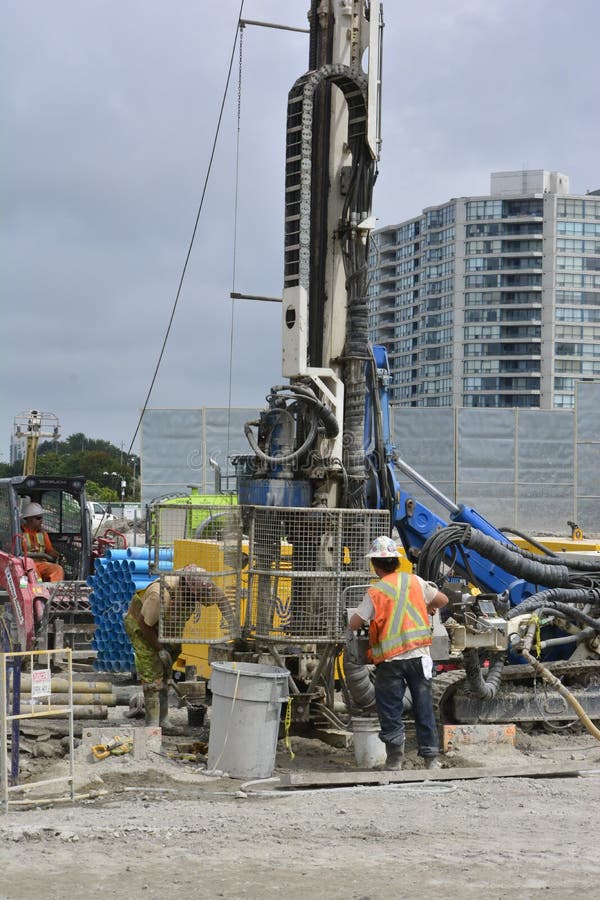 Construction of the Launch Shaft of the Scarborough Subway Extension ...