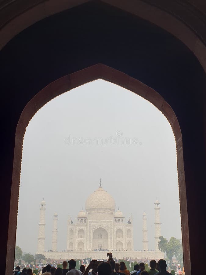Symmetrical Shot of Taj Mahal Editorial Photography - Image of mahal ...