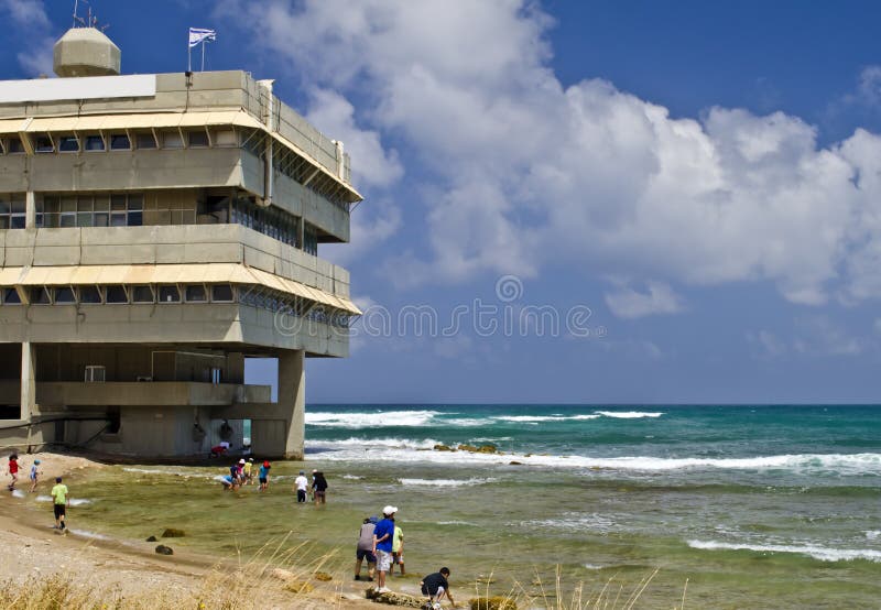 Plage Méditerranéenne De Haïfa, Israël Image éditorial - Image of ville ...