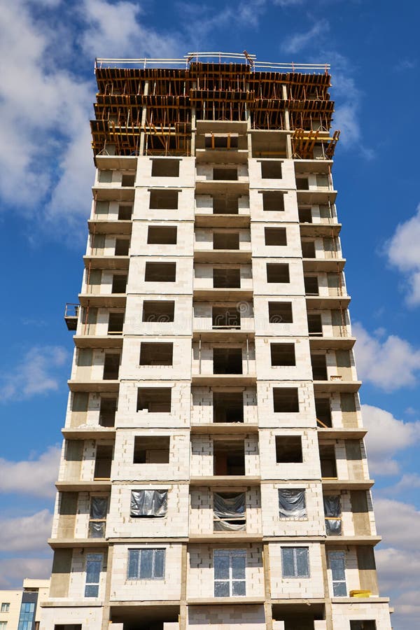 Construction of a Multi-store Apartment Building Using Monolithic ...