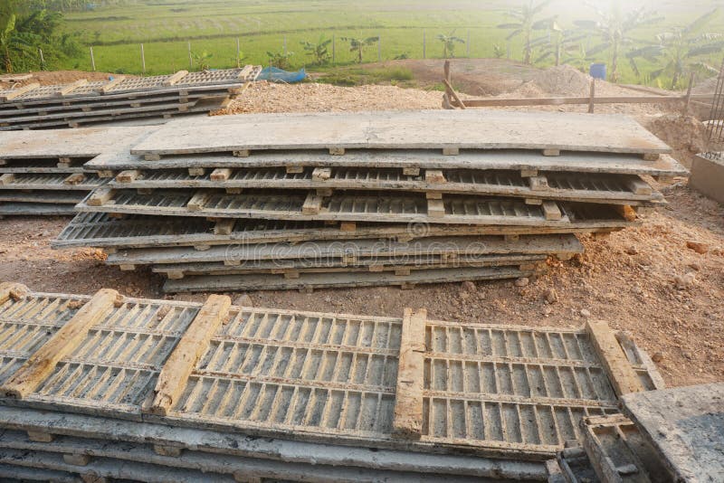 Framework for a Temporary Mold for Pouring Concrete in Construction ...