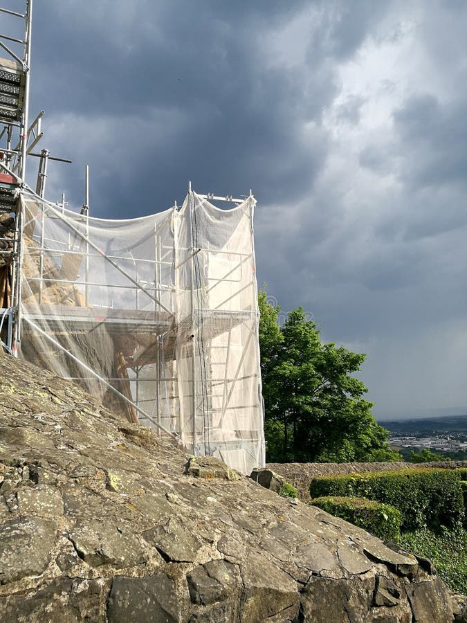 Construction Process of an Apartment Building Surrounded by Greenery ...