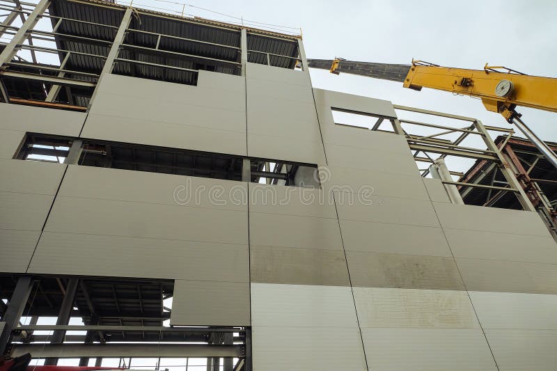 Construction of a Production Building Workshop with Used Truck Crane ...