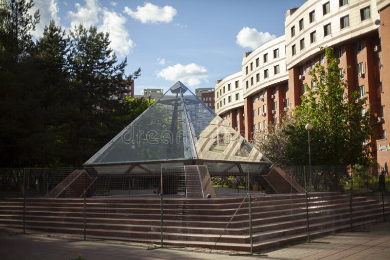 Construction Of The Pyramid. Architectural Structure Glass Pyramid ...