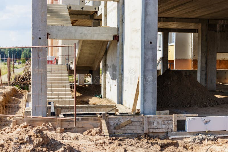 Construction of a Reinforced Concrete Building. Elements of a Concrete ...