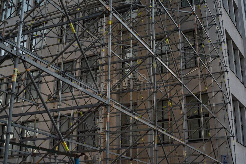 Extensive Scaffolding Providing Platforms for Work in Progress on a ...