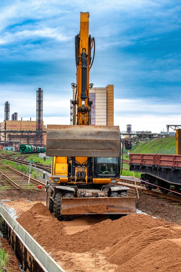 Excavator Train Tracks Stock Photos - Free & Royalty-Free Stock Photos ...