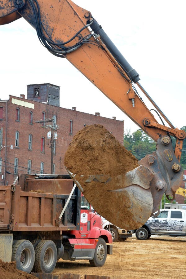 Construction site editorial stock image. Image of building - 99843664