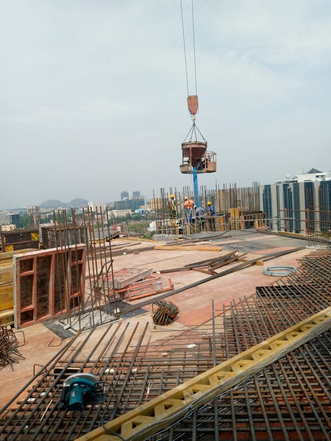 Construction Site Lifting Operations , Casting and Iron Work Stock ...