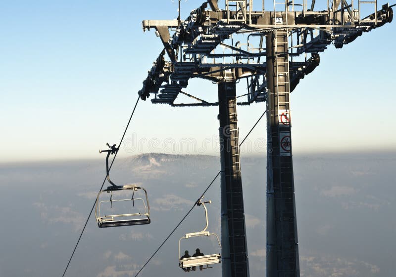 Construction of the Ski Lift Stock Image - Image of snow, gebirge: 21247463