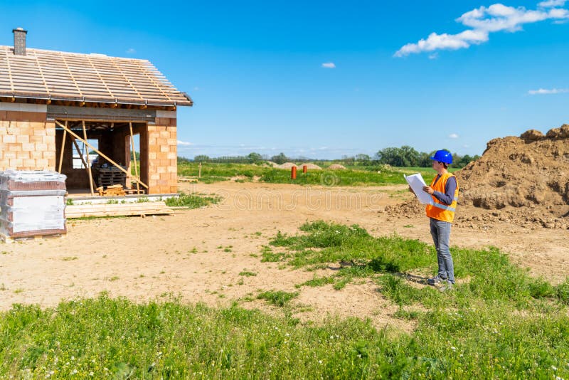 Construction Supervision Engineers is Measuring Concrete Pillar the ...