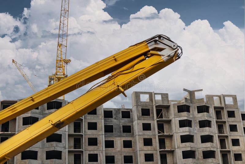 Construction Telescopic Tower or Work Platform for People To Work at ...