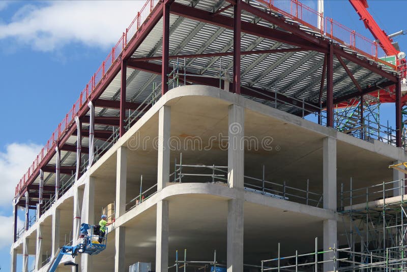 Construction Worker On Platform Editorial Photo - Image of urban, build ...