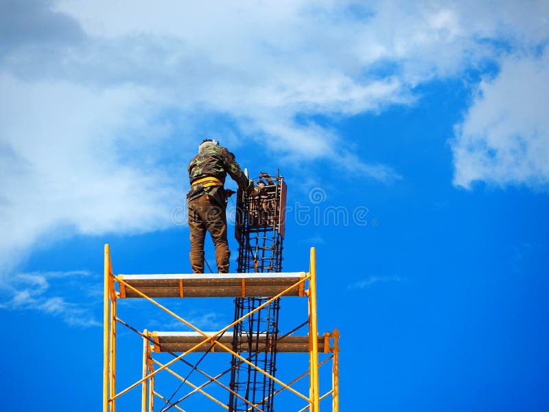 Construction Worker at Construction Site Using Lifting Editorial ...