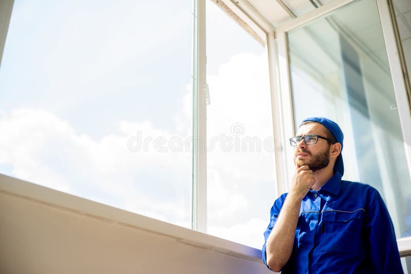 735 Construction Worker Thinking Service Stock Photos - Free & Royalty ...