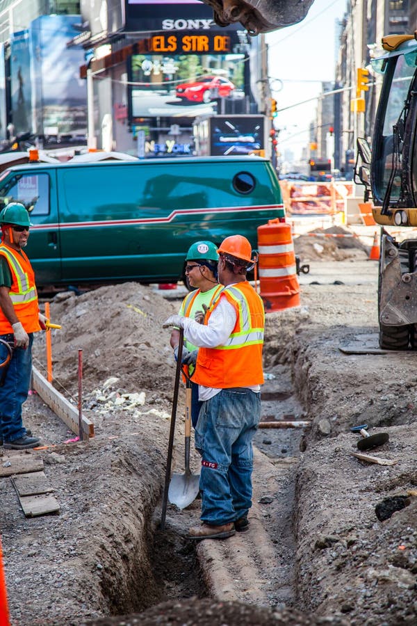 Construction at Times Square Editorial Stock Photo - Image of work ...