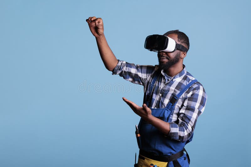 Construction Worker Using Vr Headset Stock Photo - Image of electronic ...