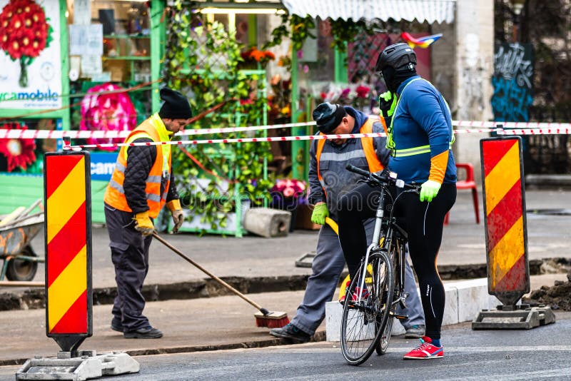 Construction Workers in Bucharest, Romania, 2021 Editorial Photography ...