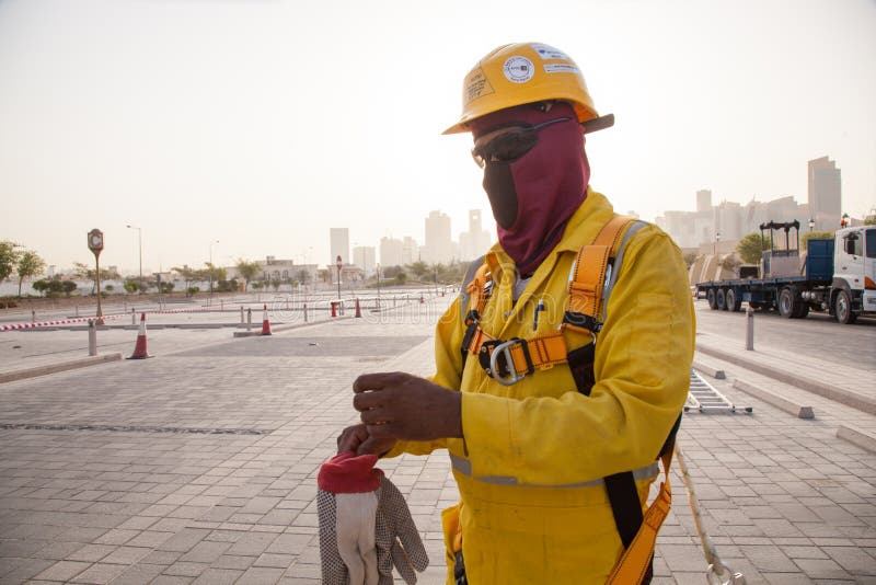 Construction Workers in Doha,Qatar. Editorial Stock Image - Image of ...