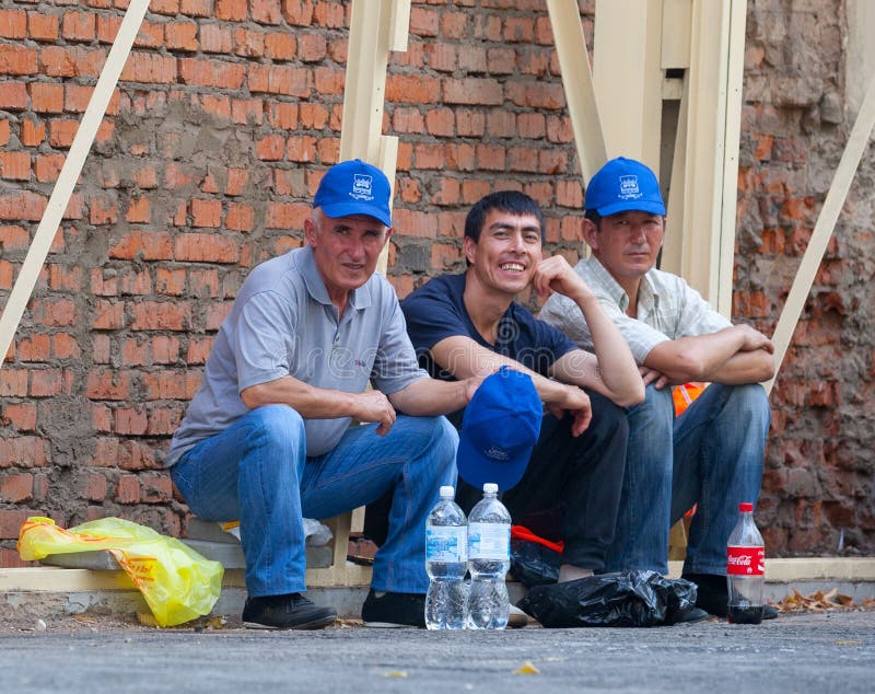 Construction workers editorial photography. Image of blue - 44425167