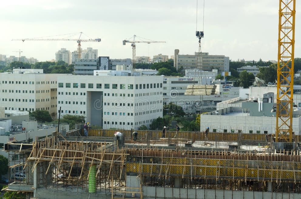 Construction Workers editorial stock photo. Image of cranes - 32148343