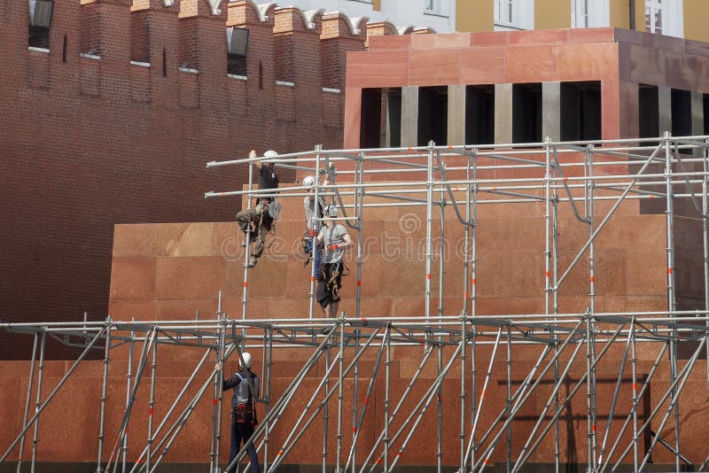 Construction Workers on the Wall Editorial Image - Image of city ...