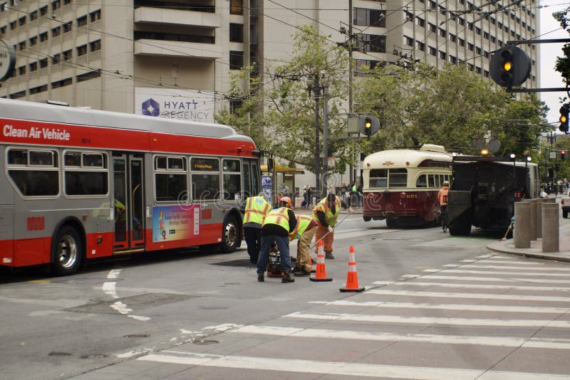 Construction Workers Working in the City of San Francisco Editorial ...
