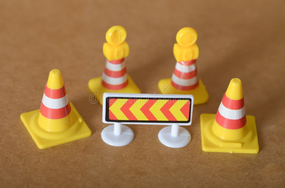 Construction Zone Mini Set with Warning Cones and Chevron Directional ...