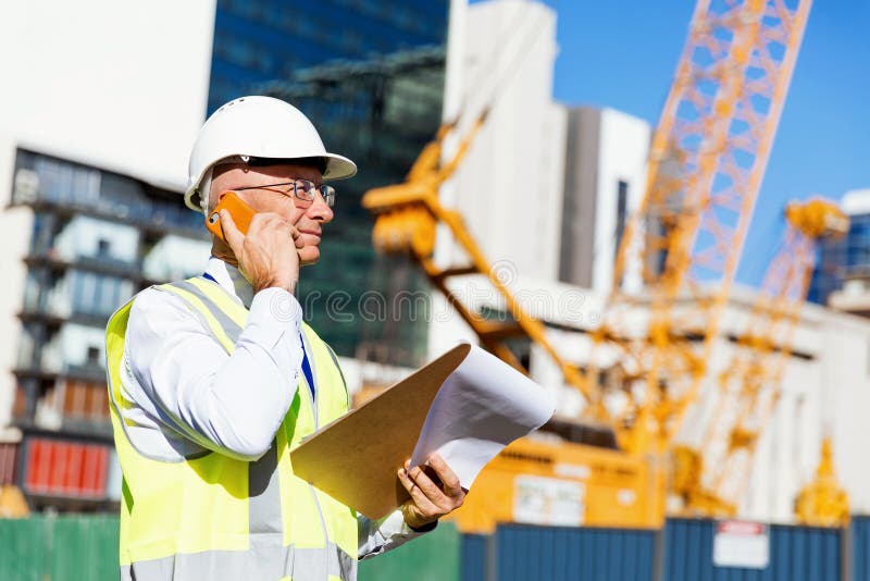 Constructor Del Ingeniero En El Emplazamiento De La Obra Foto de ...