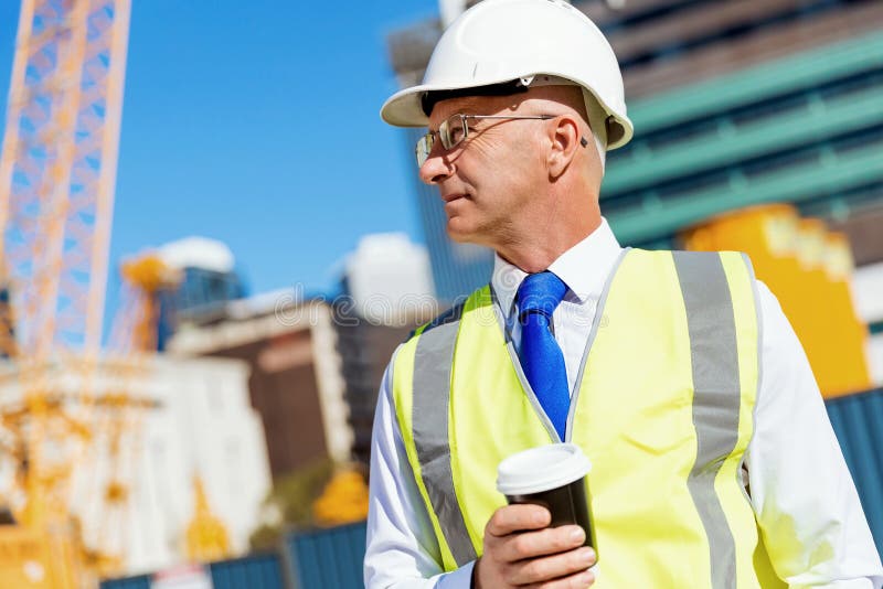 Constructor Del Ingeniero En El Emplazamiento De La Obra Imagen de ...