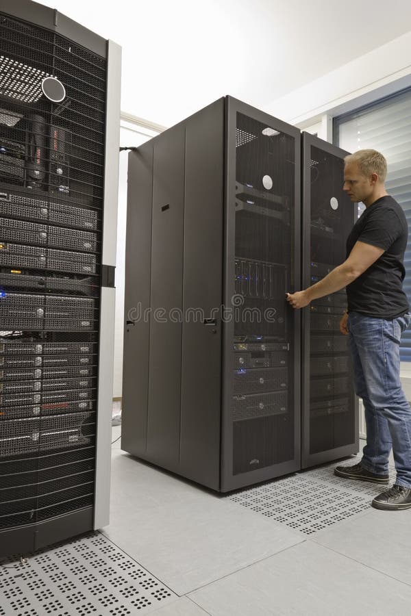 It Consultant in Data Center Stock Image - Image of adult, technology ...