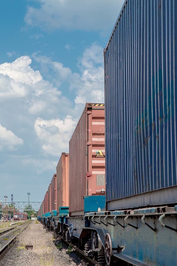 Loaded Train Picture. Image: 5984545