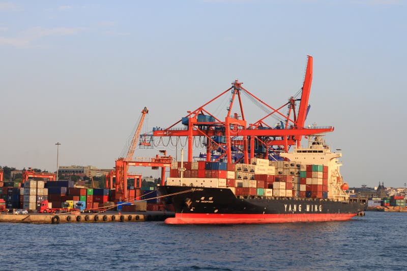 Container ship in berth editorial stock photo. Image of import - 26797763
