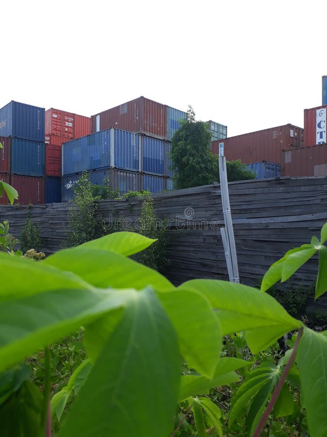 Container surabaya editorial image. Image of petikemas - 263590680